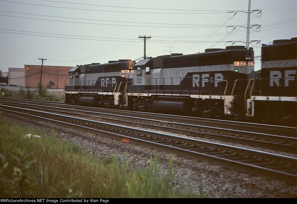 RF&P GP35's 134 and 132 lead GP40 123